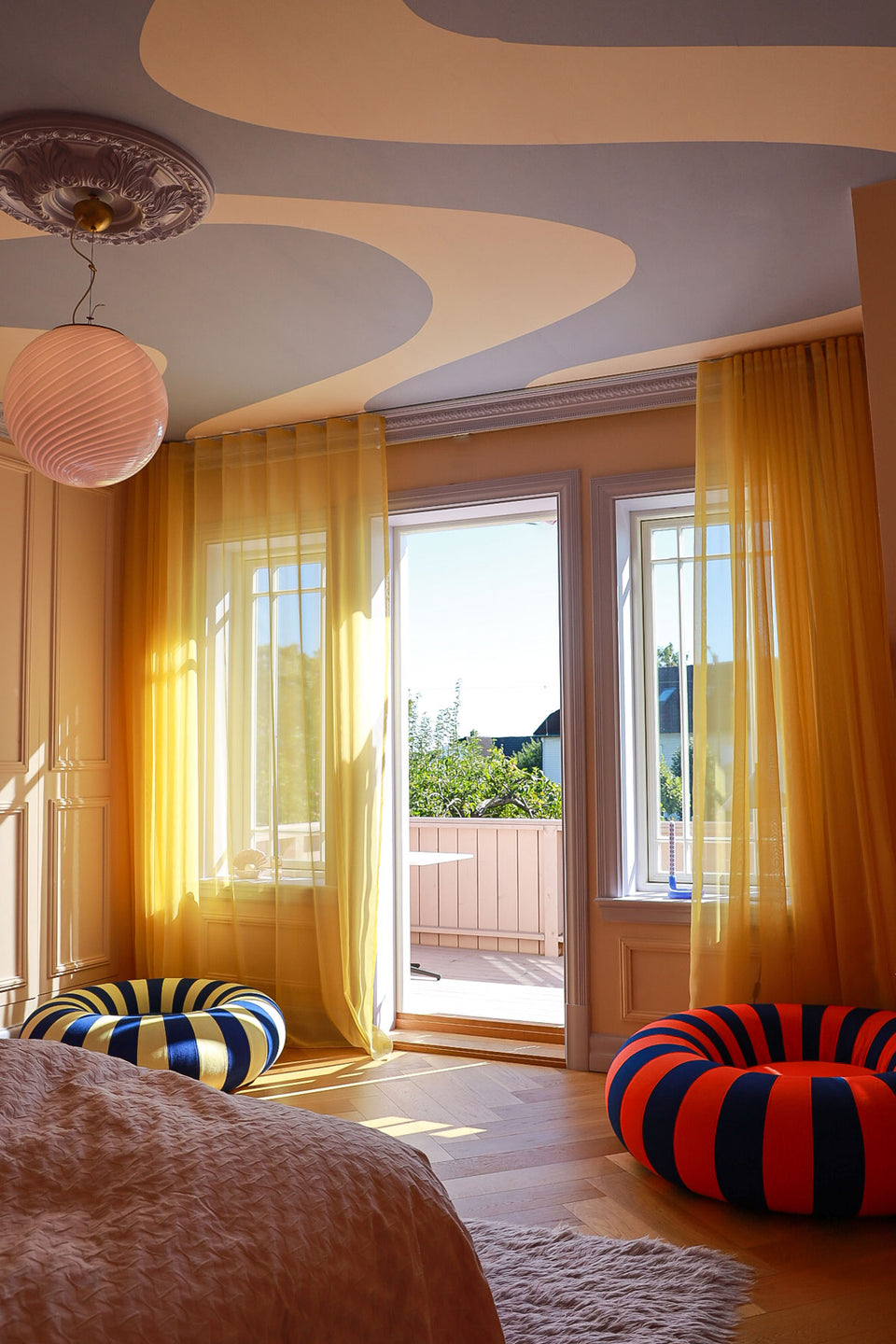 FLOAT, MEDIUM, DARK BLUE/YELLOW – Studio About ApS